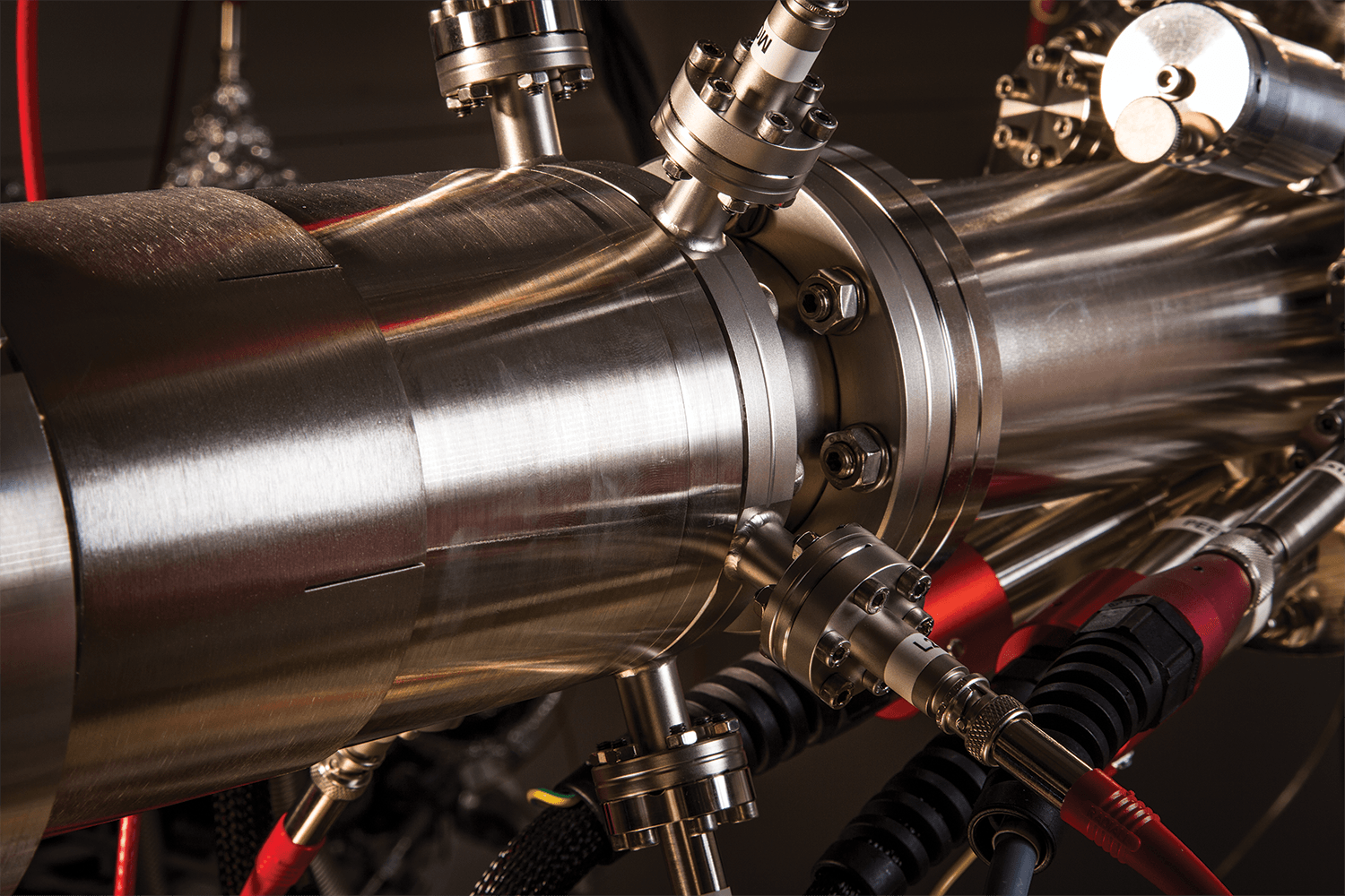 PEEM | FOCUS - Instruments for Electron Spectroscopy and Surface Analysis